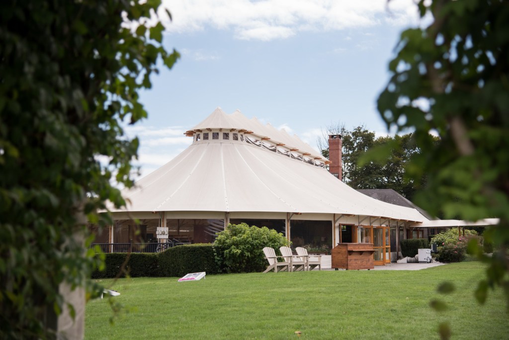 Paige and Stephen’s Castle Hill Inn Wedding – The Newport Bride